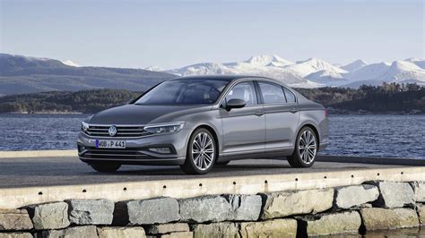 Volkswagen Passat Facelift Gets Automated Driving Tech Autodevot