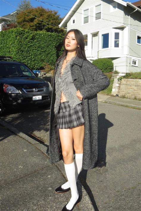 24 Trendy Tennis Skirt Outfits To Score Some Major Points