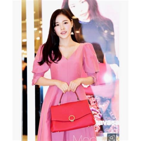 근황 민효린 쇄골 미인의 외출‘미모의 비결은 김은지 기자 톱스타뉴스