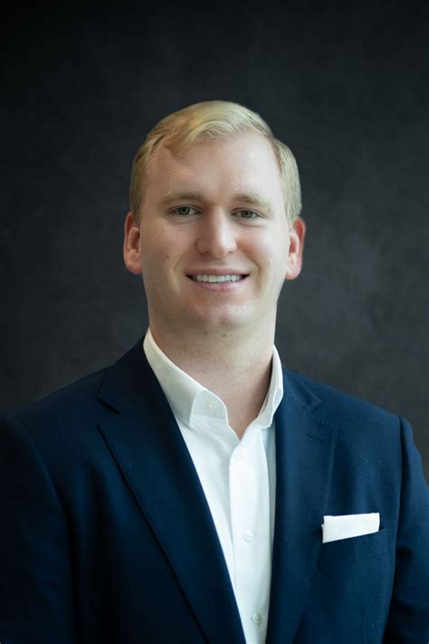 Robert Hall Lincoln Global Commercial Real Estate Services