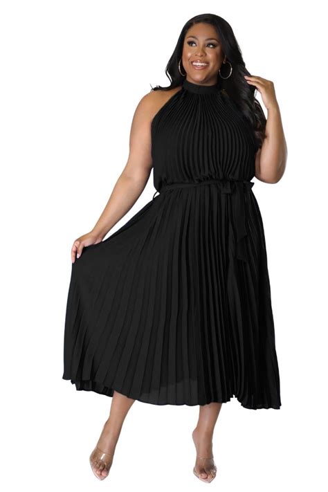 Final Sale Plus Size Halter Neck Sleeveless Dress With Pleats In Black
