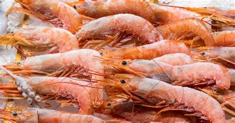 El método correcto para cocer los langostinos congelados