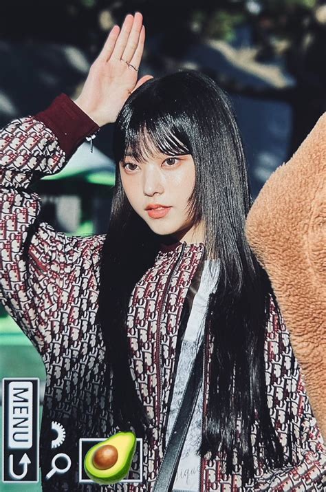 데아 On Twitter 오늘자 디올해린 폼 미쳤다 개이쁨