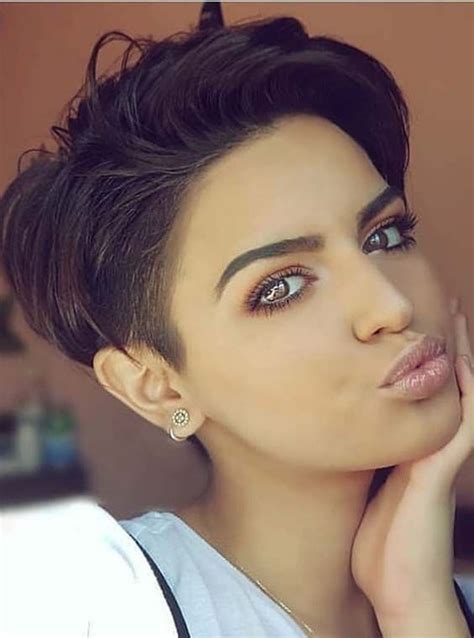 Pin On Damen Frisuren 2019