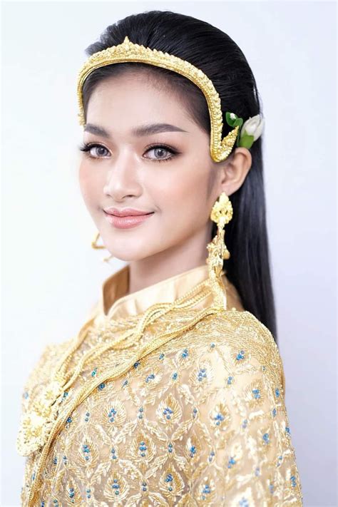 🇰🇭 Beautiful Cambodian Girl Wearing Traditional Costume 🇰🇭 Cambodia Traditional Dress 🇰🇭