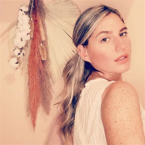 אם את רוצה להעלות חשק מני תדברי פתוח עם חברה ששפנפנה 🐰 ותגלי עולם חדש של רעיונות חוויות ומה