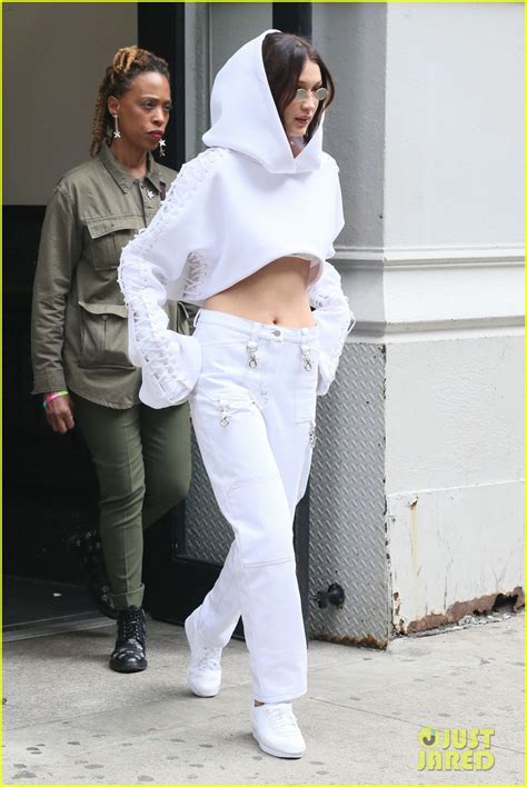 Bella Hadid Gushes About Rihanna And Beyonce You Have To Like Them To Be A Girl Photo 3891666