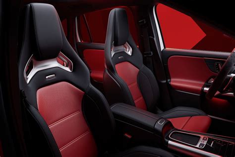 Mehr Ausstattung Und Technik Für Gla Und Glb Von Mercedes Amg Mercedes Benz Online Presse Center