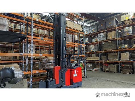 Used 2011 Linde A13 Reach Trucks 950789