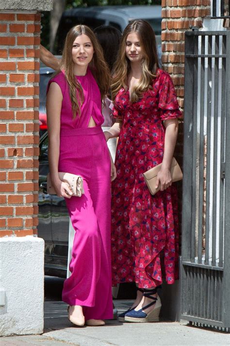 Caras Infanta Sofía De Espanha Recebe O Sacramento Do Crisma Na