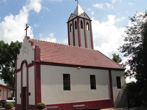 Uma Igreja Feita De Vinho
