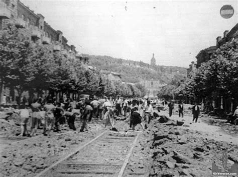 Мой Старый Ереван Իմ Հին Երեւան Եկեք մտածենք սա ի՞նչ նկար է ինչ է կատարվում։ Ուշադիր նաեք։