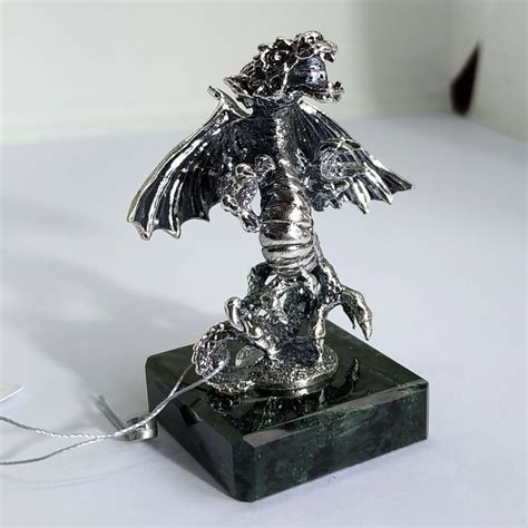 Статуэтка дракон из серебра купить сувенир из серебра