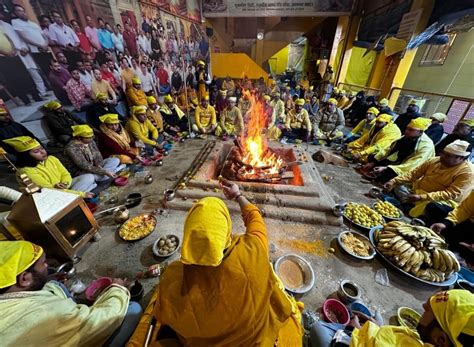 अंहकार गर्व घृणा और ईर्ष्या से मुक्त होने पर ही ईश्वर की कृपा संभव