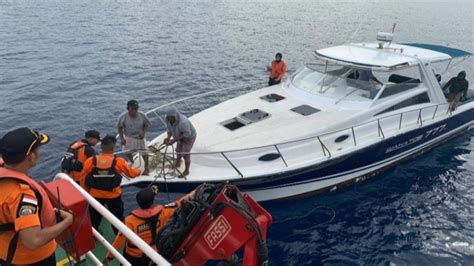 Tim Sar Kendari Evakuasi 11 Penumpang Kapal Mati Mesin