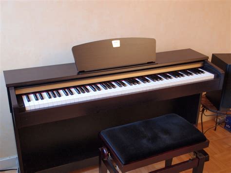 Photo Yamaha CLP-320 : Yamaha CLP-320 (18579) (#990204) - Audiofanzine