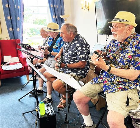 Old Timers Guitar Band Wray Common