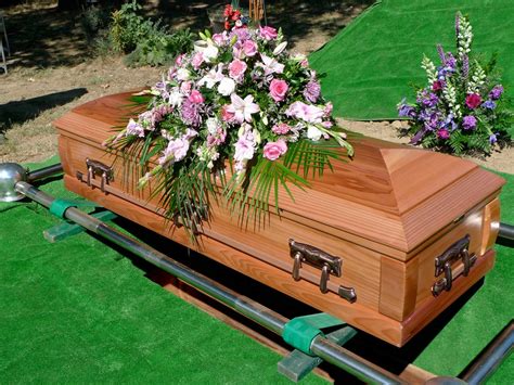 What Is The Difference Between A Casket And A Coffin