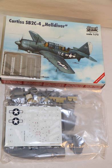 Sw72008 Sword 172 Curtiss Sb2c 4 Helldiver