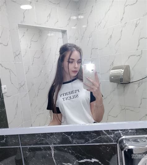 Emma Light Cam Model Profile Stripchat