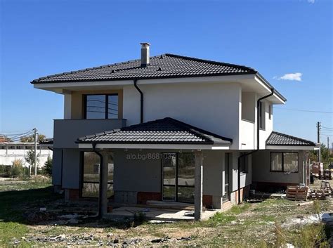 Просторна НОВА къща в с Брестник 5 спални Двуетажна къща 240 кв м РЗП