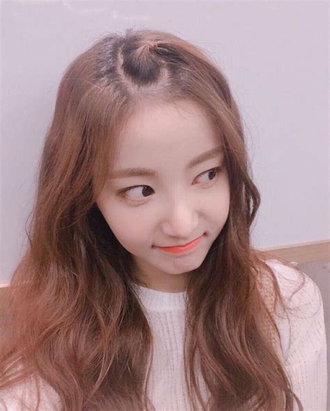 Pin De Taetae En 연우 Daisy Kpop