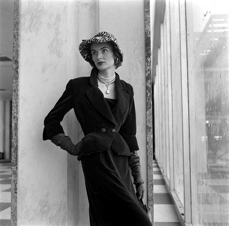 Retro Fashion Photography Travelling Styles The New Look As Seen By