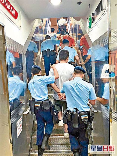 四男女用假安心出行被捕 星島日報 Line Today