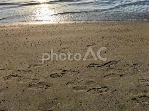 砂浜の水面に映る夕焼け No 29561793｜写真素材なら「写真ac」無料（フリー）ダウンロードok