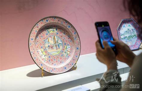 河南洛阳举办广东东莞市博物馆藏清代外销精品文物展 人民图片网