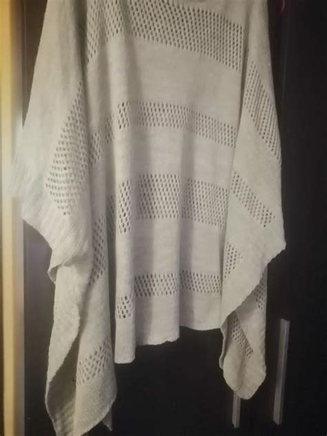 Накидка пончо 2 — ціна 100 грн у каталозі Пончо Купити жіночі речі за доступною ціною на Шафі