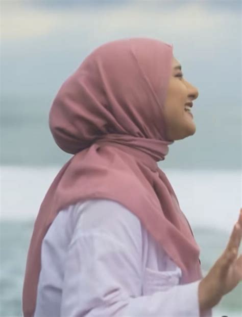 7 Potret Nadzira Shafa Baru Rilis Lagu
