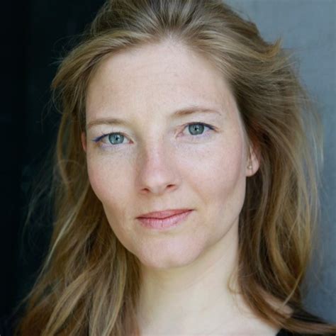 Svenja Wasser Schauspielerinsprecherin Freiberuflich Linkedin