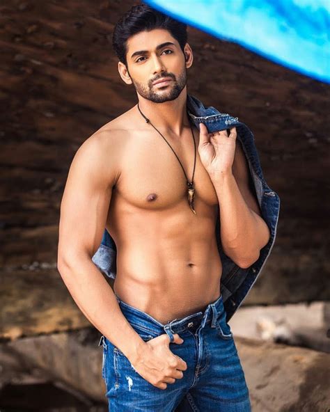 Shirtless Bollywood Men Ruslaan Mumtaz In The Bathroom Holding