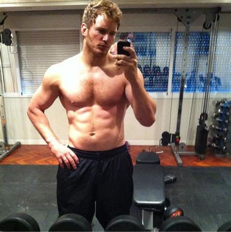10 Best Celebrity Shirtless Selfies
