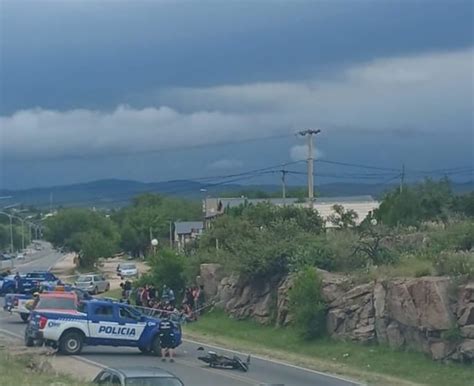 Tragedia En Córdoba Chocó Contra Un Auto Cayó A La Ruta Y Fue