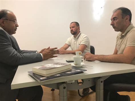 Atașatul De Presă Al Ambasadei Statelor Unite La București Sandeep Paul în Vizită La Redacția