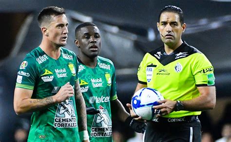 ¡escÁndalo Árbitro Que Hizo De Las Suyas En La Liga Mx Huye Para