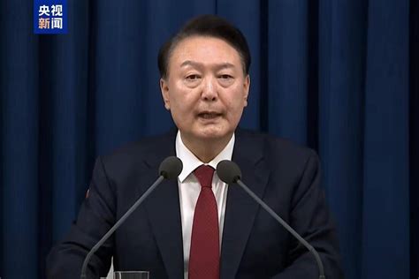 时隔44年，韩国为何突然再次“紧急戒严”？专家：尹锡悦在“赌一把”在野党戒严令朱信荣