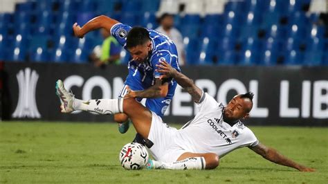 Colo Colo Golpea Primero A Godoy Cruz Y Consigue Primera Victoria En