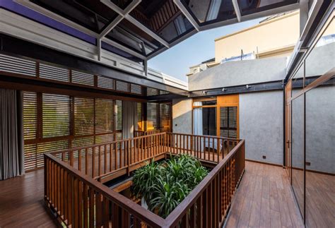 A Architects Ecobreeze House Self Breaths Through Double Skin Facade