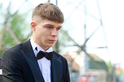 Новенькие 4 сезон Бунт против взрослых 2023 дата выхода сериала трейлер фото видео