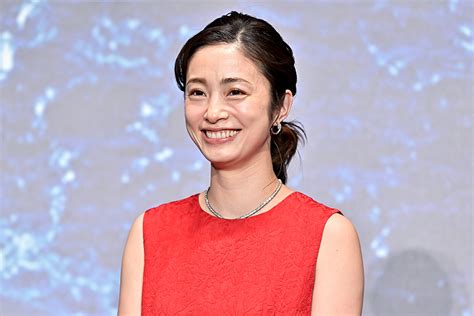 上戸彩、真っ赤なノースリーブワンピでイベント登壇 東京湾からの登場に「興奮しました」 Encount