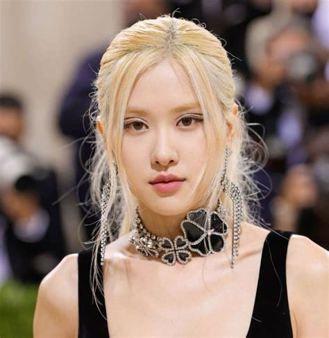 RosÉ At Met Gala En 2024
