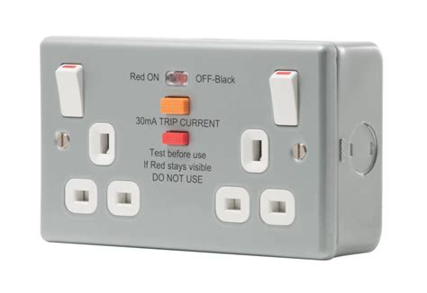 British General 13a 2 Gang Sp Switched Metal Clad Passive Rcd Socket