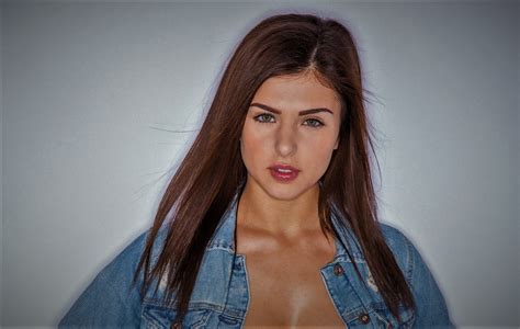 Straight Hair Women Leah Gotti Long Hair Face Jeans Jacket Green