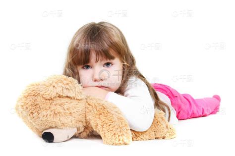 悲伤高清图片 带着泰迪熊的悲伤女孩 带着泰迪熊的悲伤女孩图片免费下载 5092392321 千图网pro