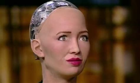 فيديو الروبوت صوفيا تعلن هزيمتها أمام المصريين في هذا التحدي