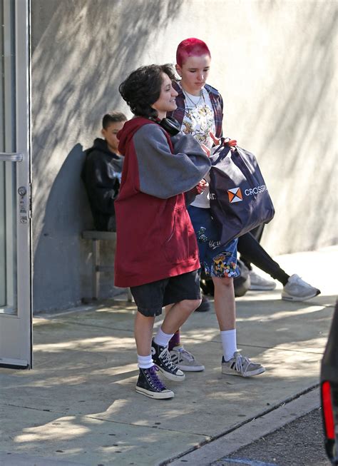 Ben Afflecks Daughter Seraphina Shows Off Pink Buzz Cut On Outing With