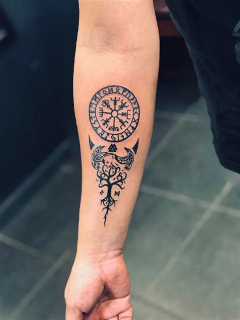 Tatuaje del artista Mexicano Omar Mendoza Tattoo Vikingo Tatuajes y más